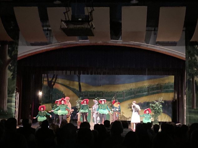 Linton-Stockton performs The Wizard of Oz | The Lintonian